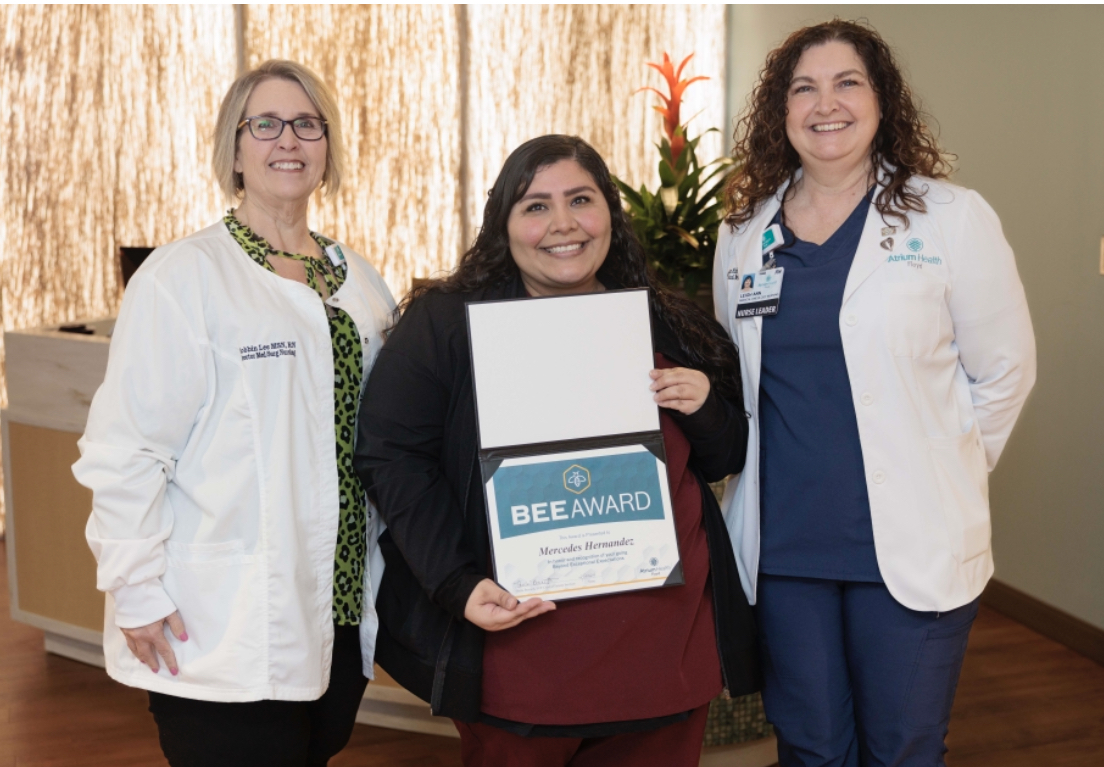 ATRIUM HEALTH FLOYD MEDICAL CENTER SECRETARY WINS BEE AWARD | WLAQ-AM