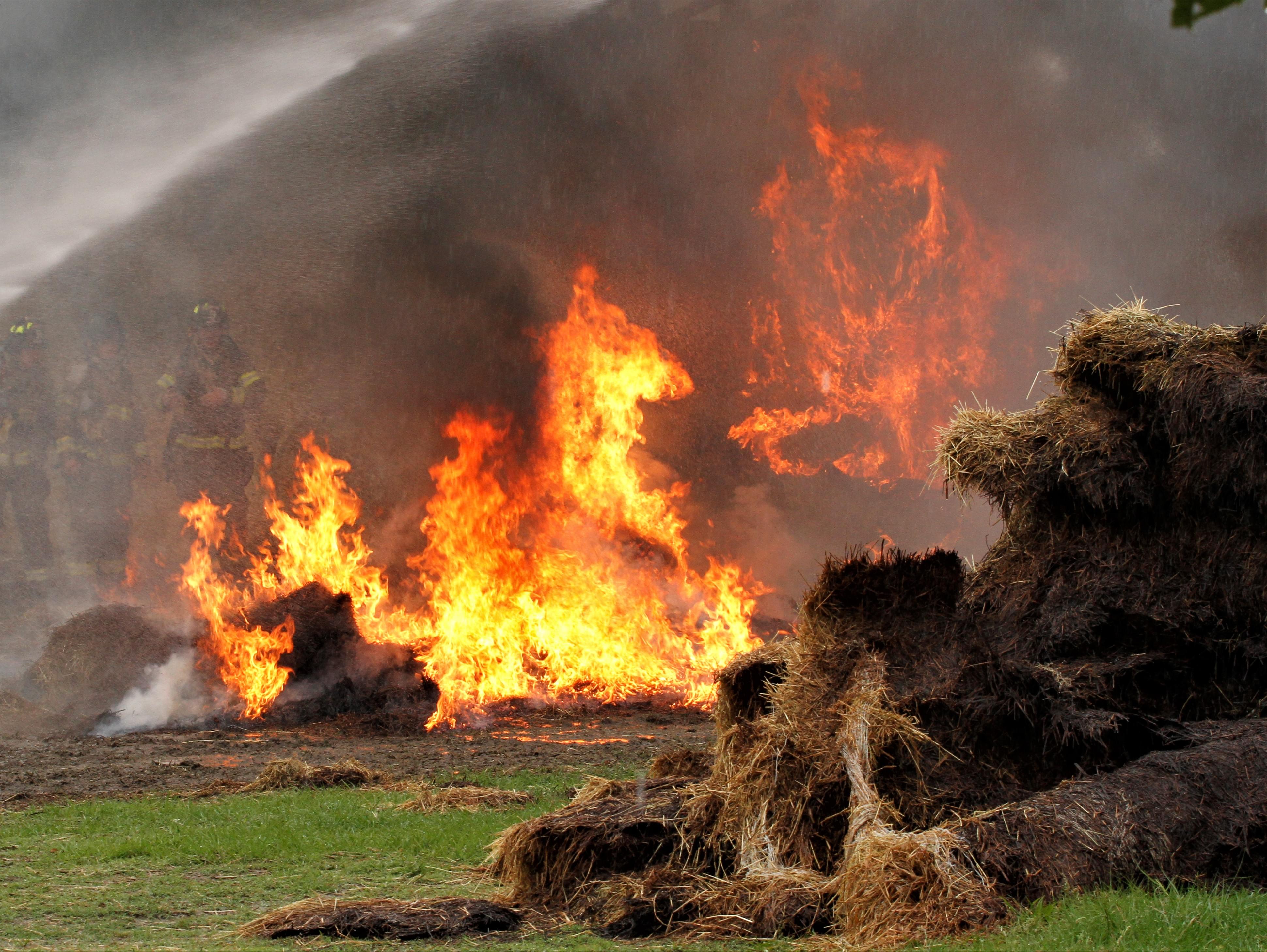 Hay Barn Fire Near Seven Springs (PHOTO GALLERY) | Goldsboro Daily News