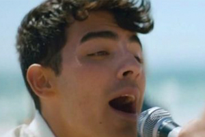 Joe Jonas Doesn’t Pencil His Eyebrows | The Bert Show