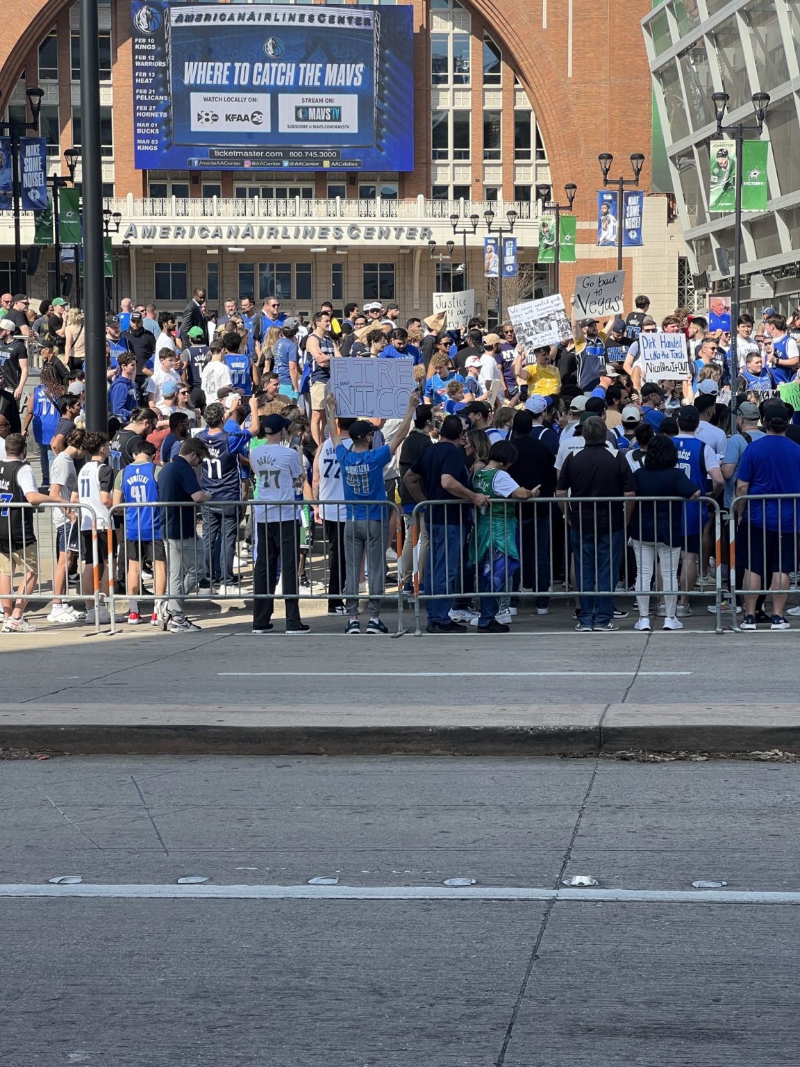 Protestor’s voice their Opinion on the Luka trade. | KLIF-AM