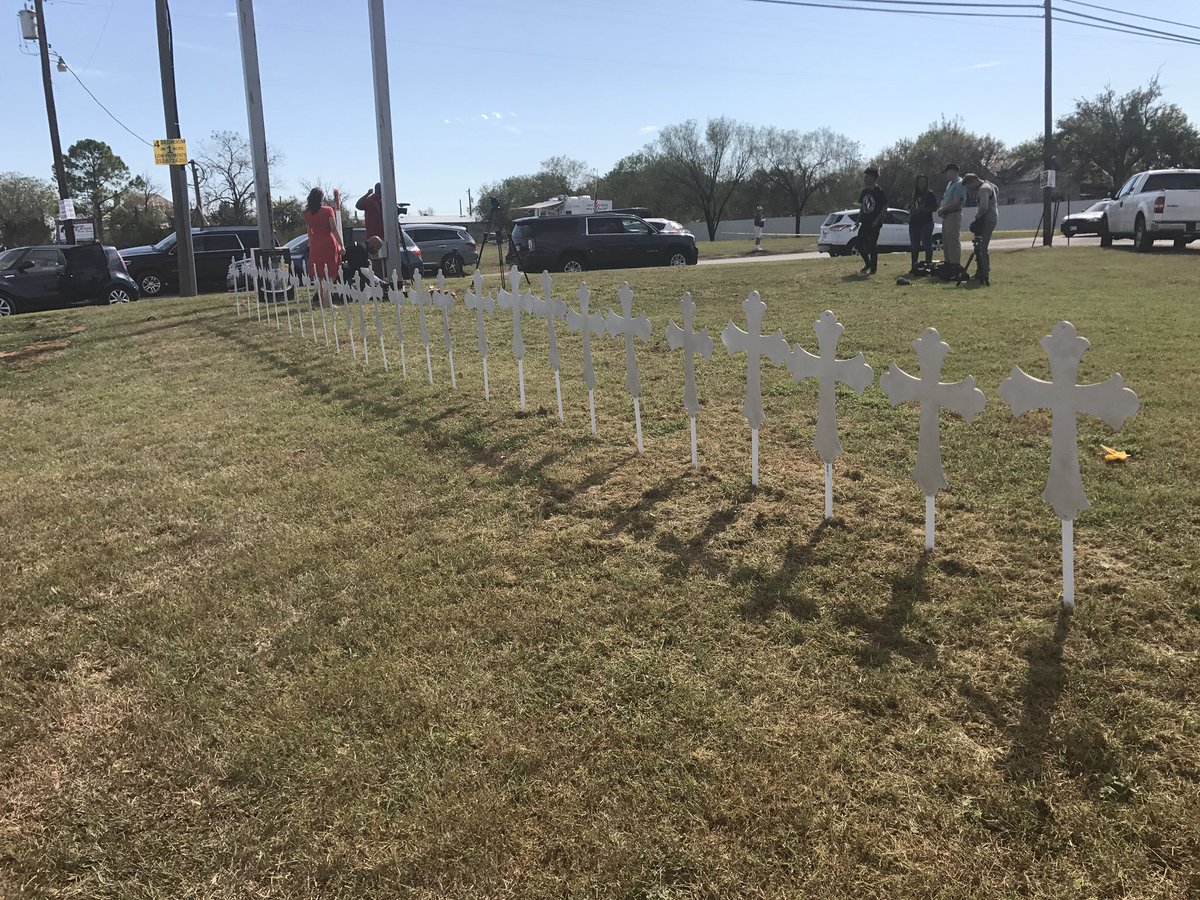 Police Say Sutherland Springs Shooter Sent Threatening Text Messages to ...