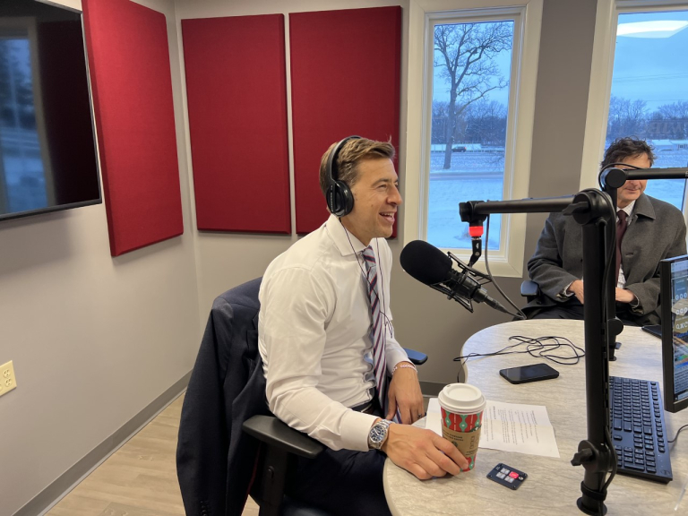 Illinois Secretary of State encouraging drivers to visit the state ...