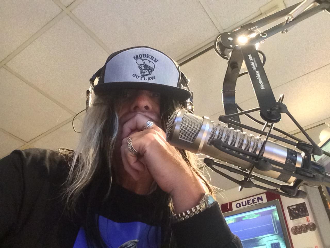 20 Of The “Worst Wigs” Ever on TV and In Movies! | WJJK-FM