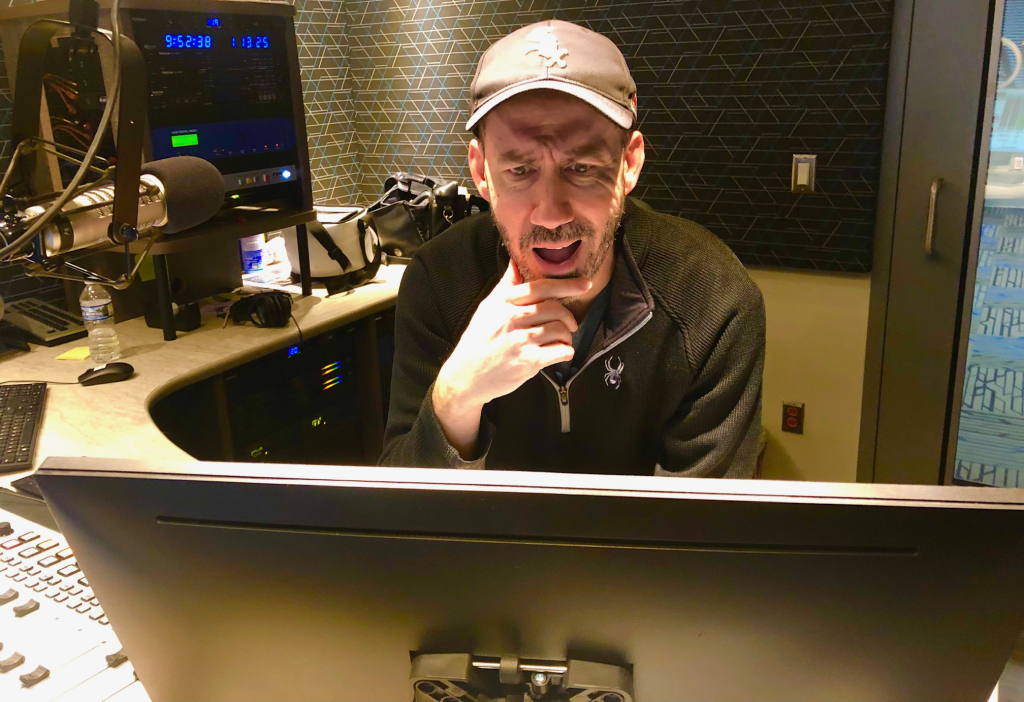 U.S. Woman Holds The World Record For The Longest Tongue!! You Gotta ...