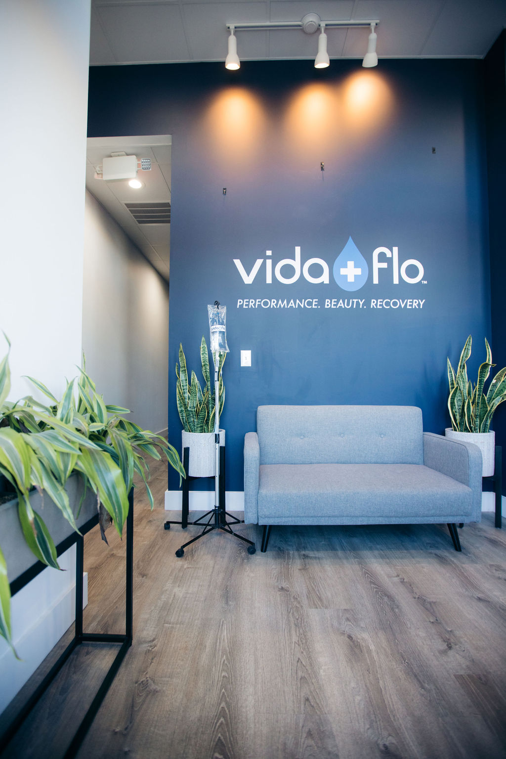 1/27/23 Vida Flo Murfreesboro Grand Opening Event | 92Q WQQK-FM