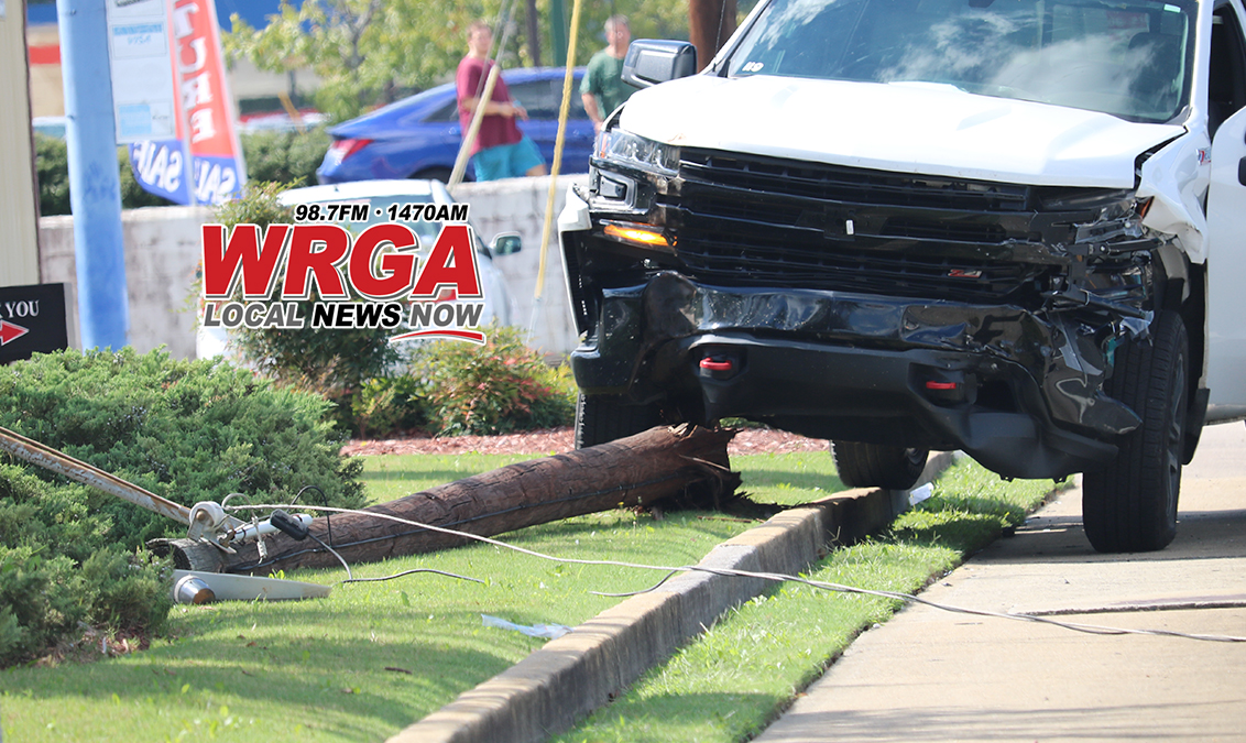 Two-vehicle crash shut down all lanes on Shorter Avenue near Lowes ...