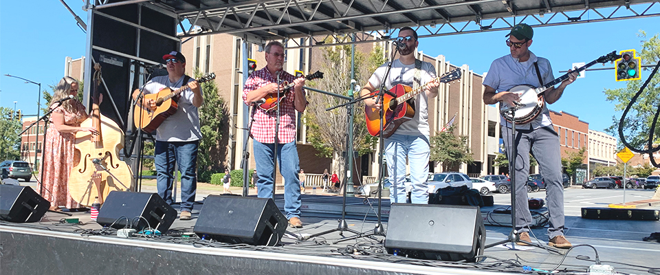[VIDEO] Downtown Rome transforms into bluegrass festival for 2024 Fiddlin’ Fest | WRGA