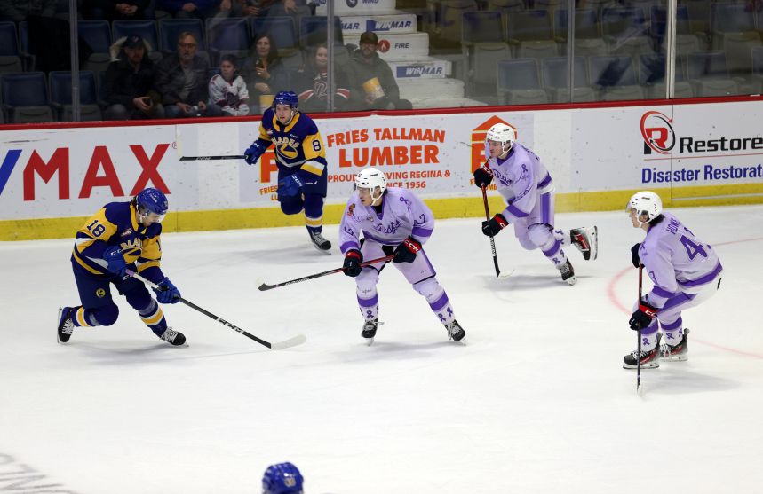 Pats keep rolling on home ice with 5-3 win over Blades – 620 CKRM